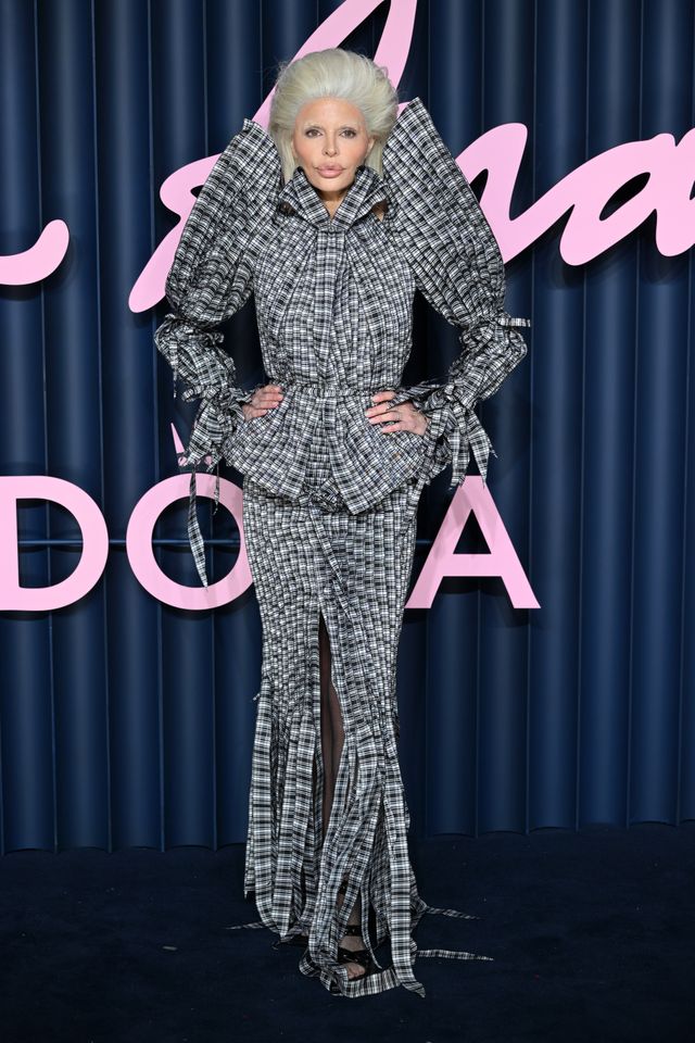 Lisa Rinna Ditches Her Signature Pixie Cut for a Towering Platinum ...