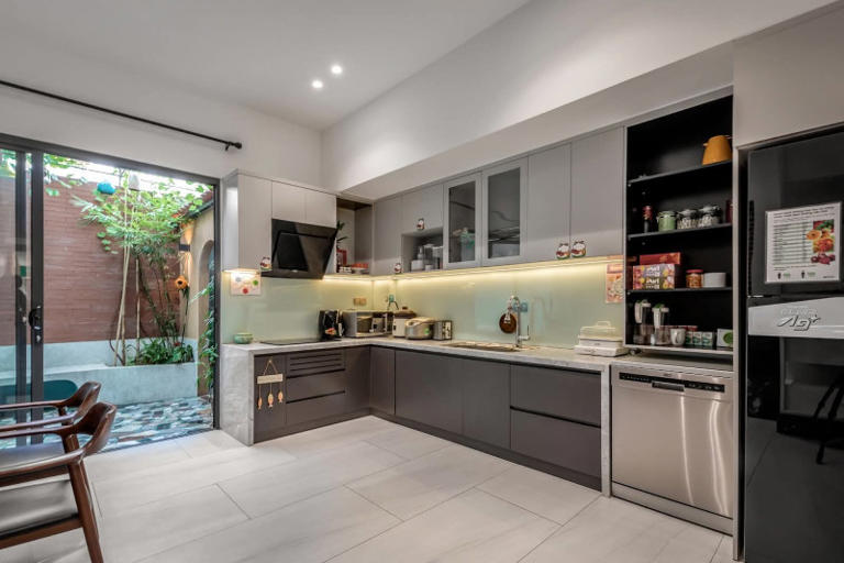 Nhà phố 4 tầng dành khoảng trống cho hoạt động vui chơi của trẻ em