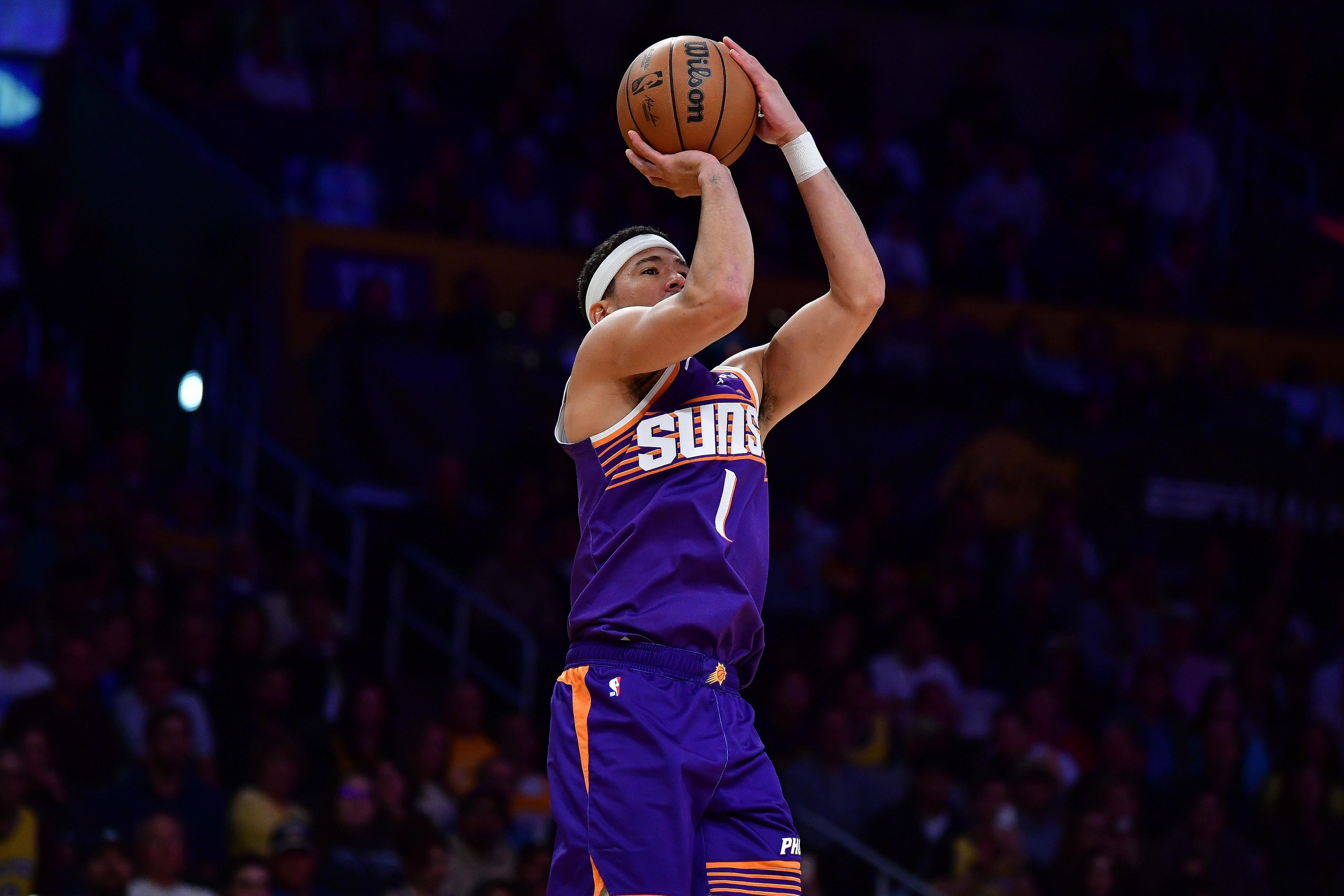 Devin Booker out remainder of Suns-Lakers game with groin injury