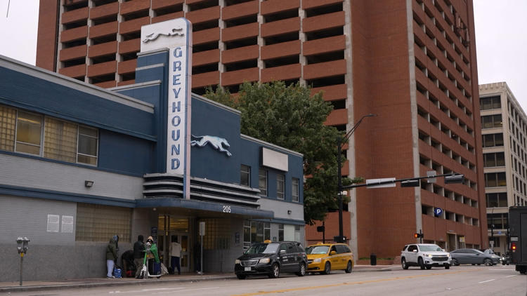 Here's what the billionaire developer who owns the Downtown Dallas ...