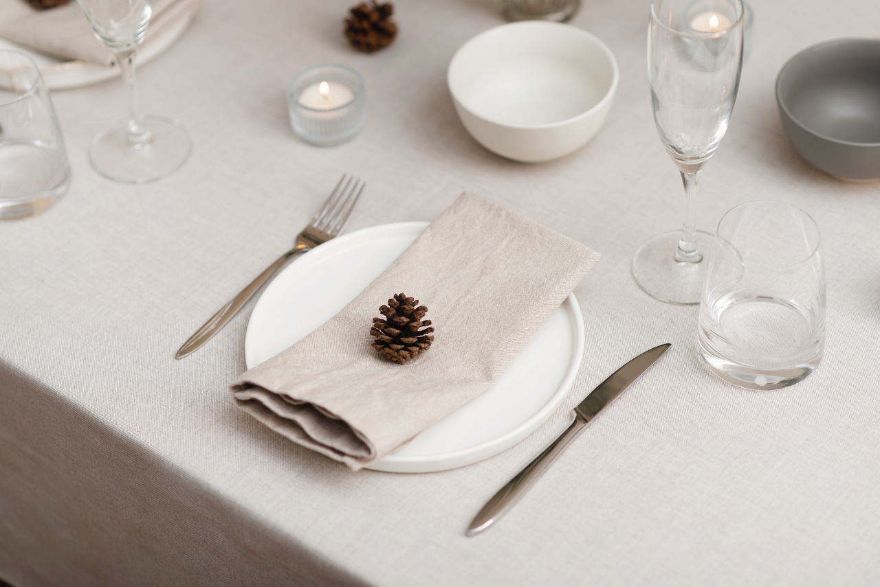 Ce chemin de table Action à 1 € va sauver votre déco de Noël : deux ...