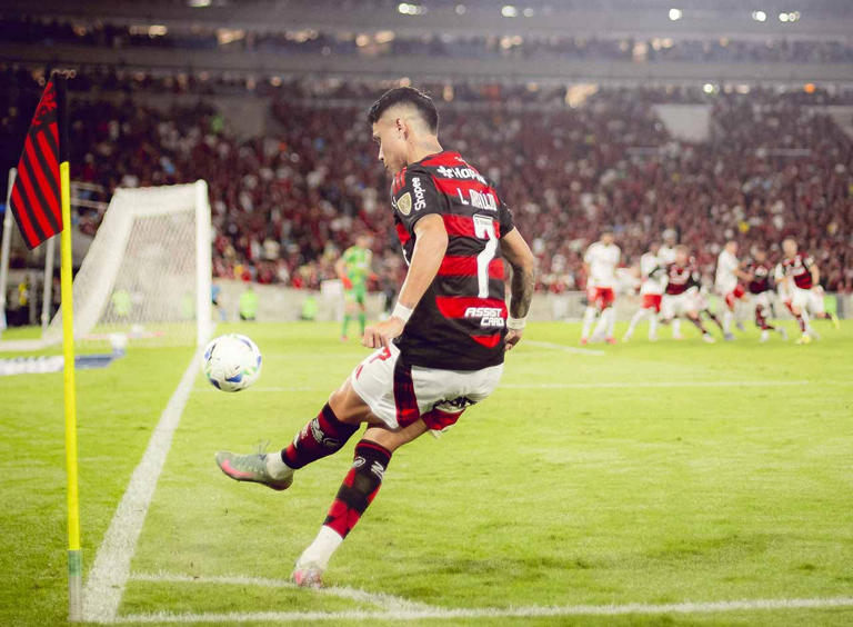 Bola parada: arma letal que levou o Flamengo ao tetra