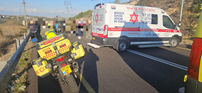 Two men mildly wounded in attack near Ateret in West Bank, MDA at the scene