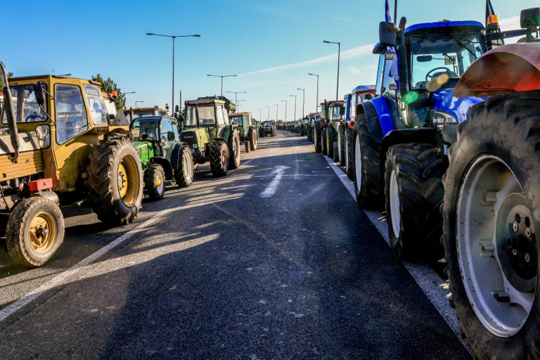 Έρχονται νέα μπλόκα αγροτών σε όλη τη χώρα - Που είναι κλειστή η Εθνική ...