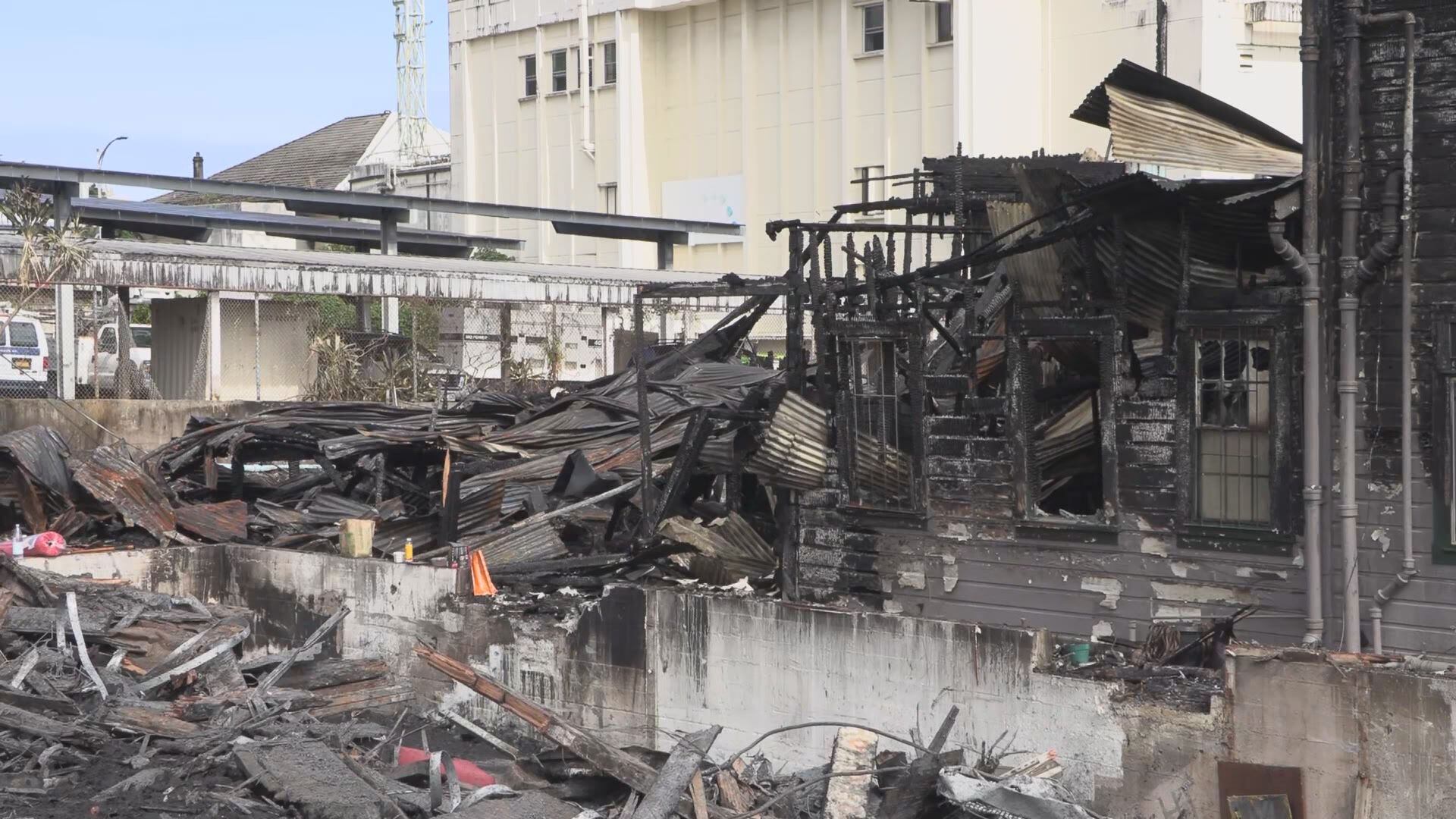 Back-to-back Hilo fires leave investigators searching for clues
