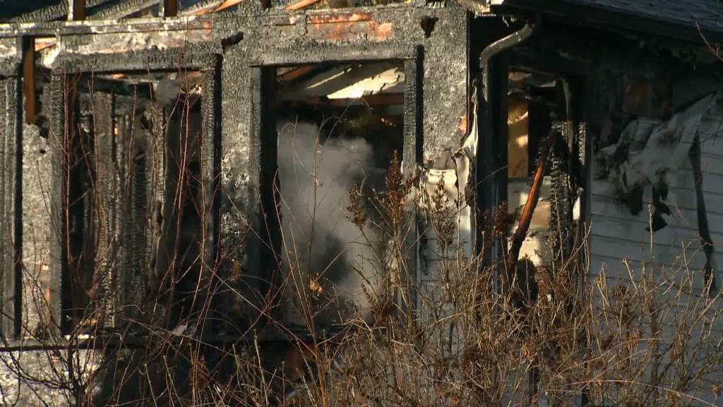 Northwest Calgary homes seriously damaged in Monday afternoon fire