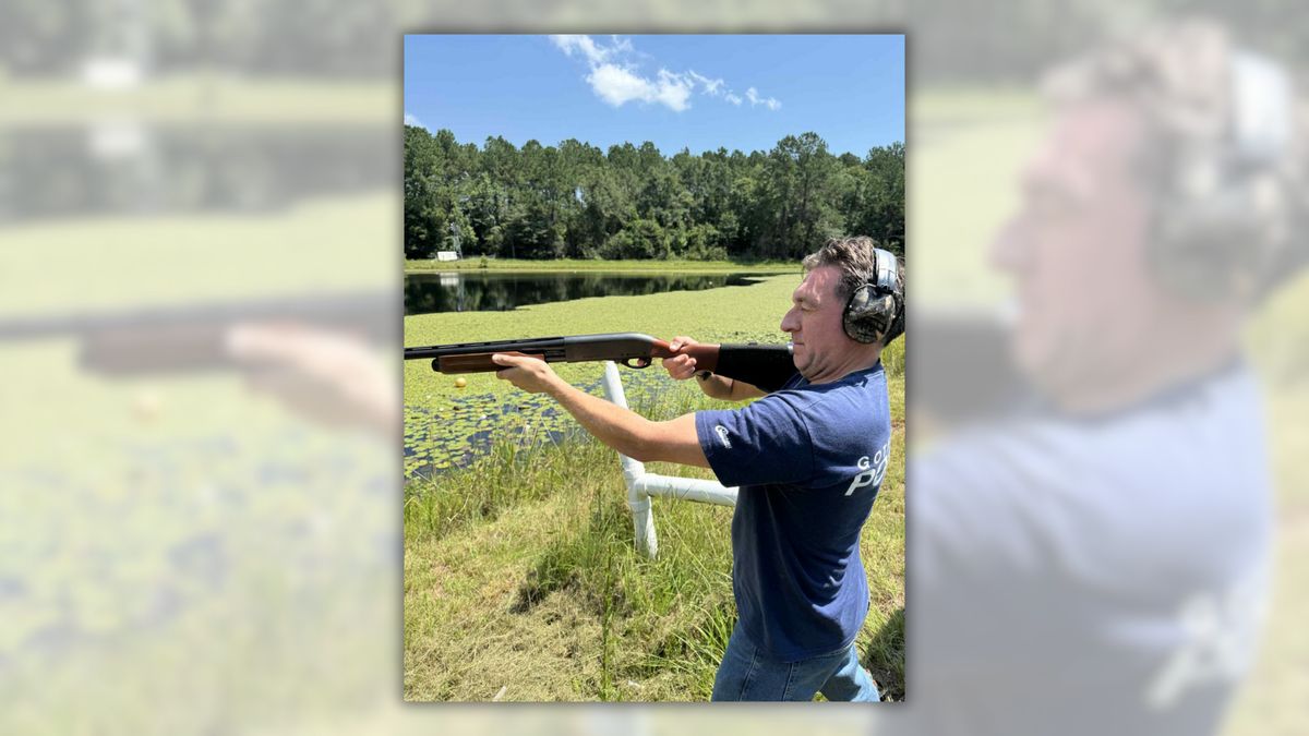 UK police reportedly arrested man who posted photo holding gun during ...