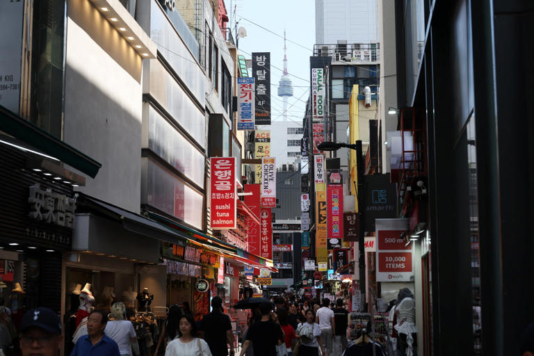 South Korea’s Inflation Holds Steady, Above Target