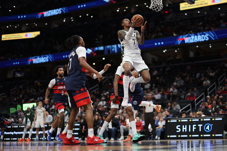 Bucks can't close out Khris Middleton, Wizards and lose 129-126