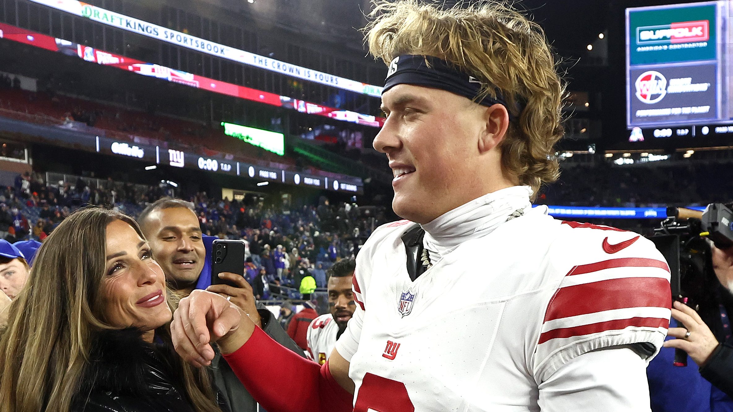 Patriots, Giants Erupt in Sideline Fight After Hit on Jaxson Dart