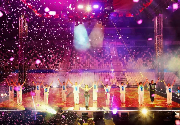 Japanese Singer Performs Empty-Seat Shanghai Concert