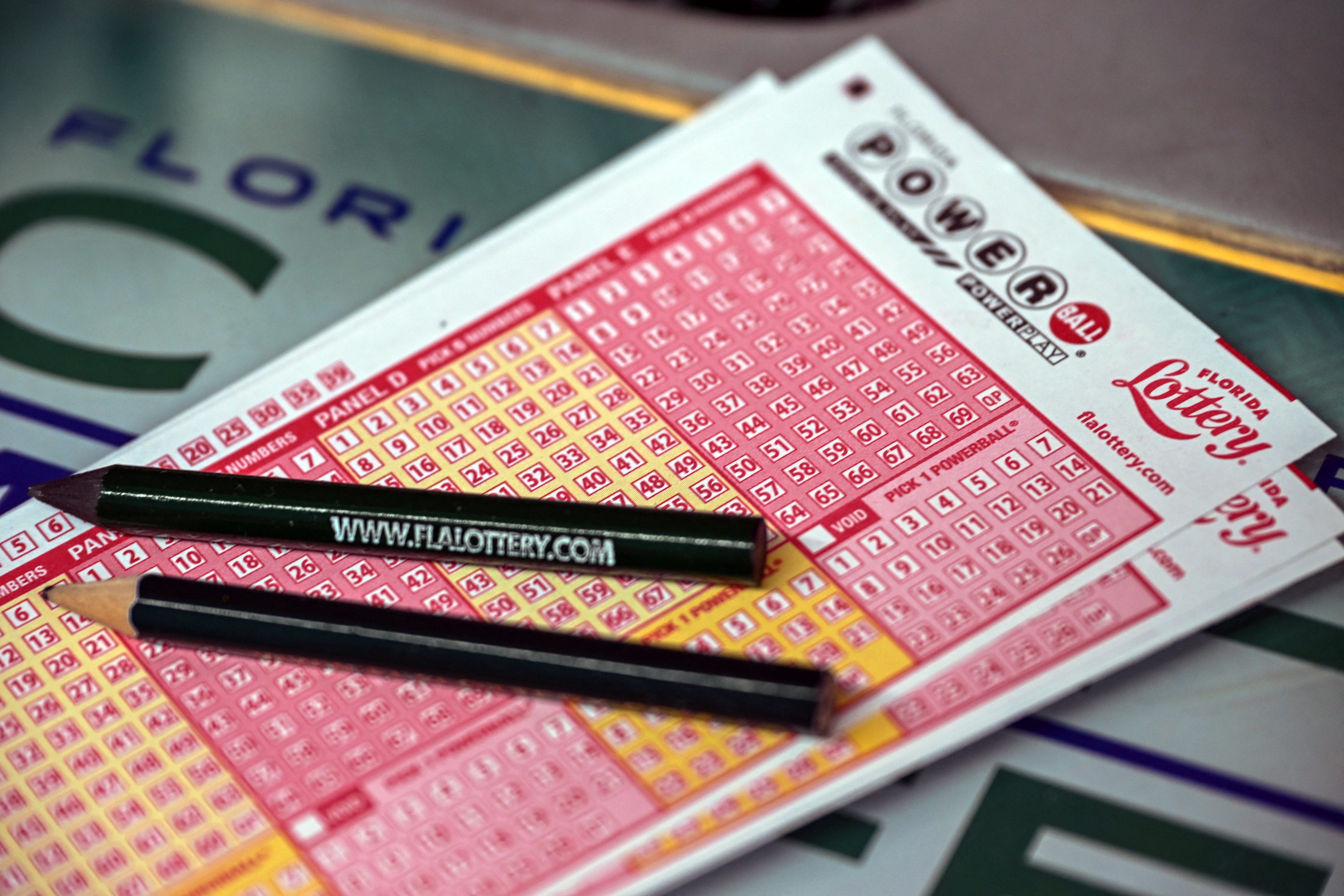 See Powerball winning numbers for Dec. 1 drawing; $740M jackpot