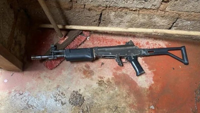 Two Mozambicans arrested after firearms linked to police officers ...