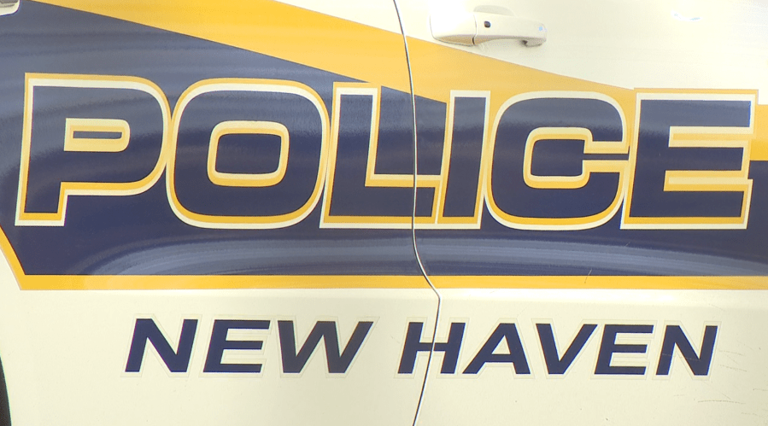 2 people injured in Friday night crash in New Haven
