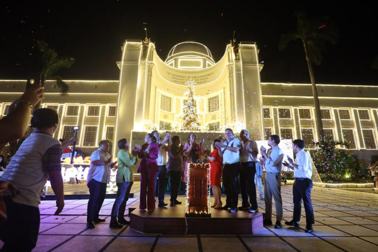 Cebu Capitol approves up to ₱55K holiday bonus for its employees