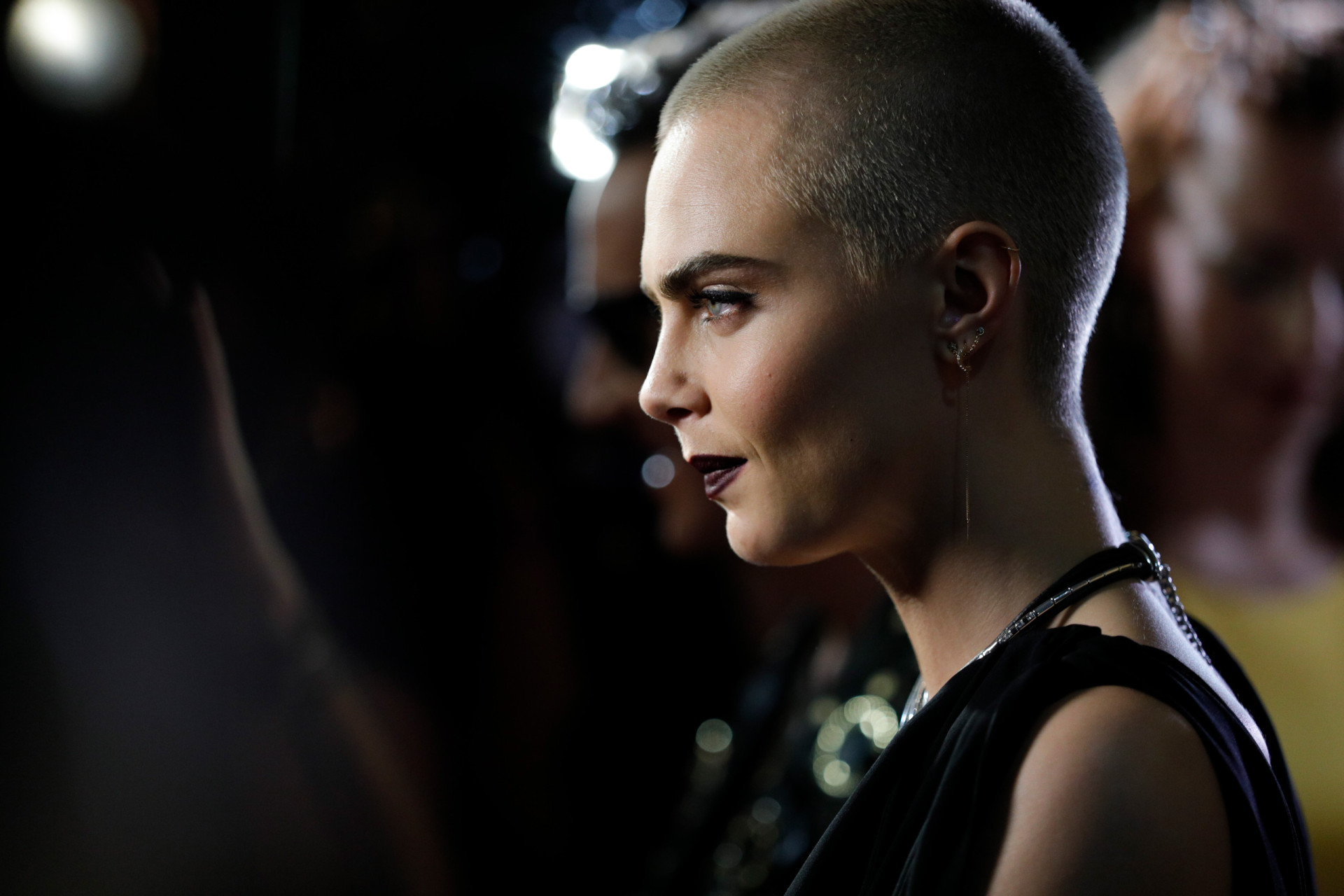 Fabulous Female Celebrities Whove Shaved Their Heads 0323