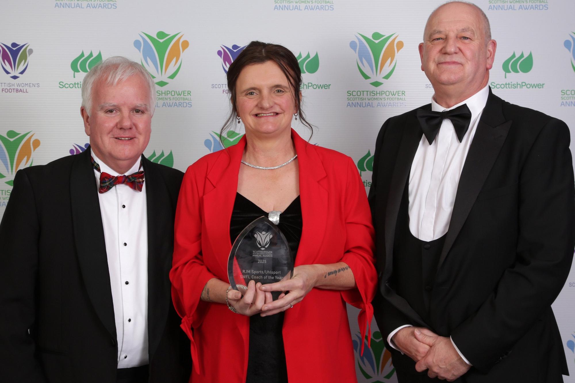 Dedicated Glenrothes Strollers Ladies FC boss Pauline Harley gets top ...