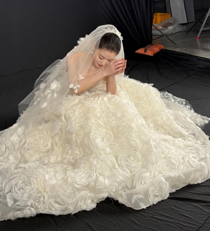 Kim Yu-jung, 26, ♥ 1 second before kissing Hong Jong-hyun..WEDDING ...