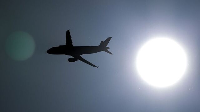 Airbus to Inspect Hundreds of A320s for Defective Panels