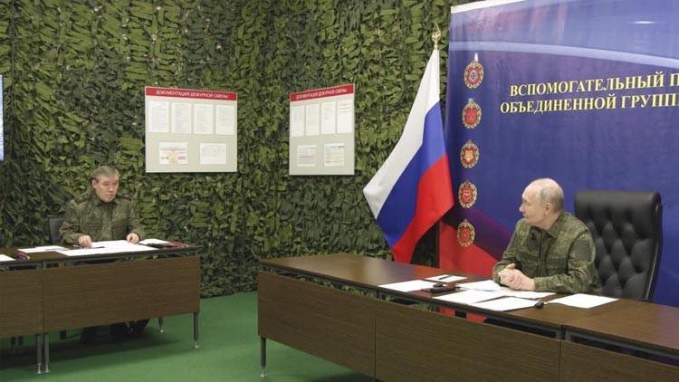 Kritik şehir el değiştirdi: Rus bayrağı göndere çekildi