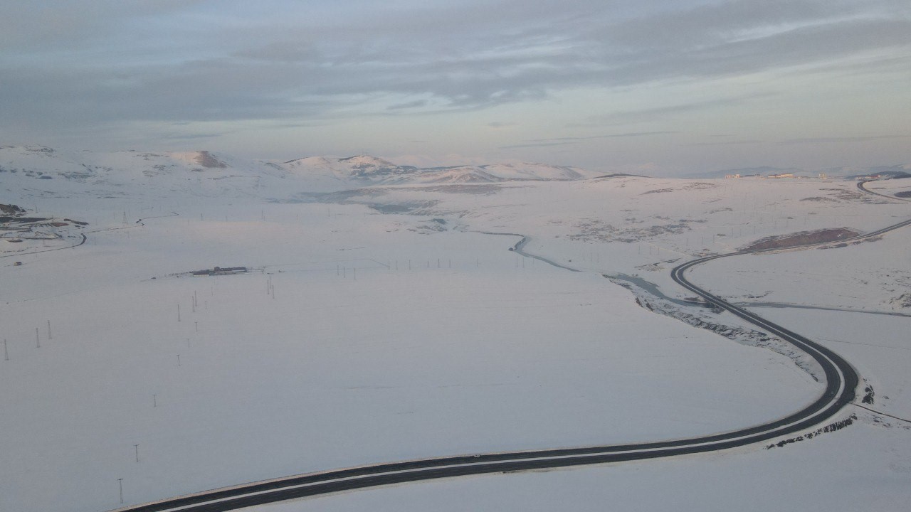 Kar yağışı sonrası kentte kartpostallık görüntüler oluştu