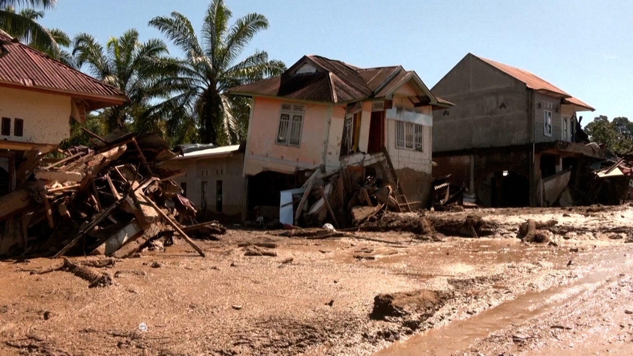 Asian Cyclones Leave Over 1,000 Dead Across Region