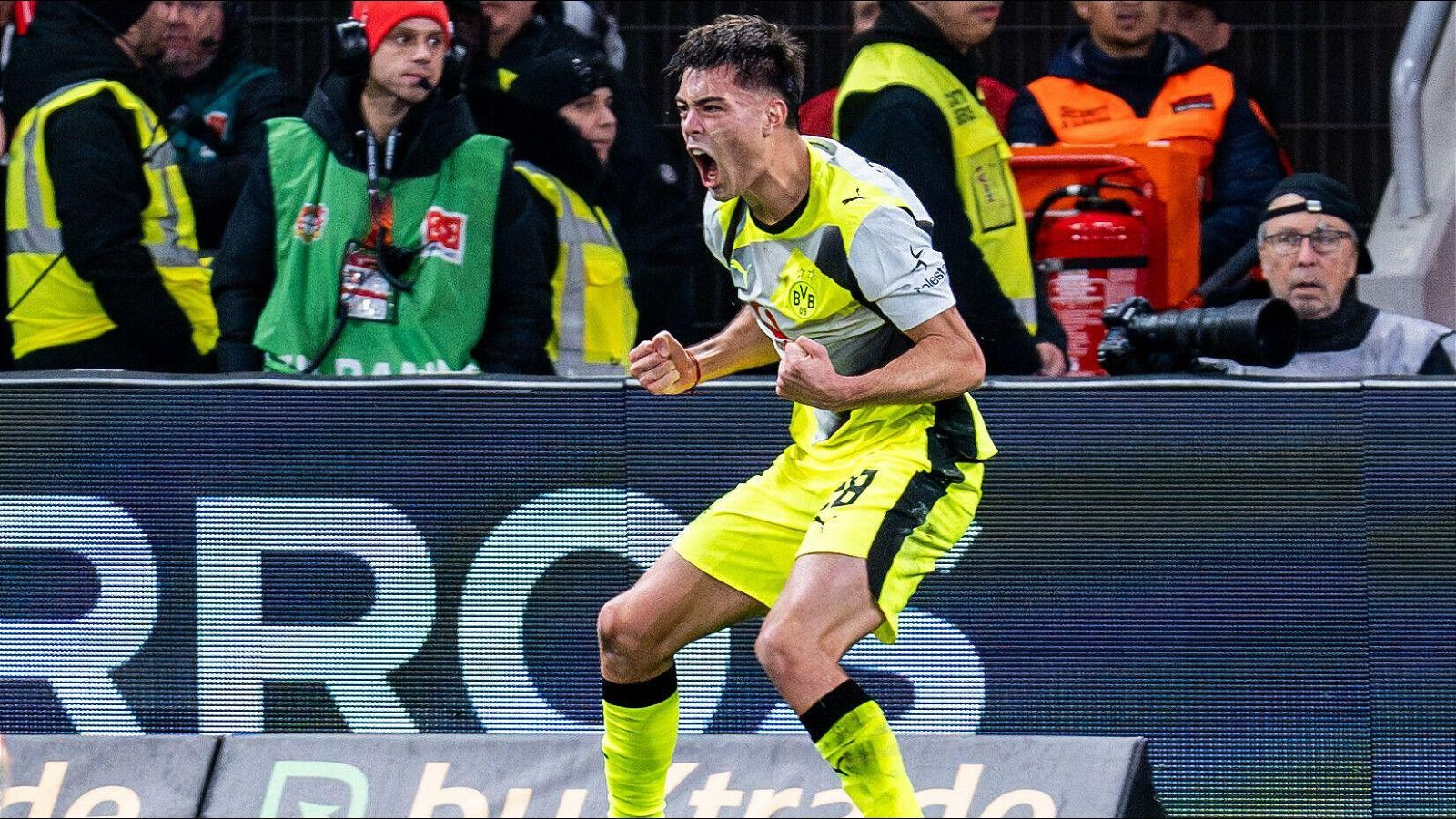 Aaron Anselmino's hot form has Borussia Dortmund considering a ...