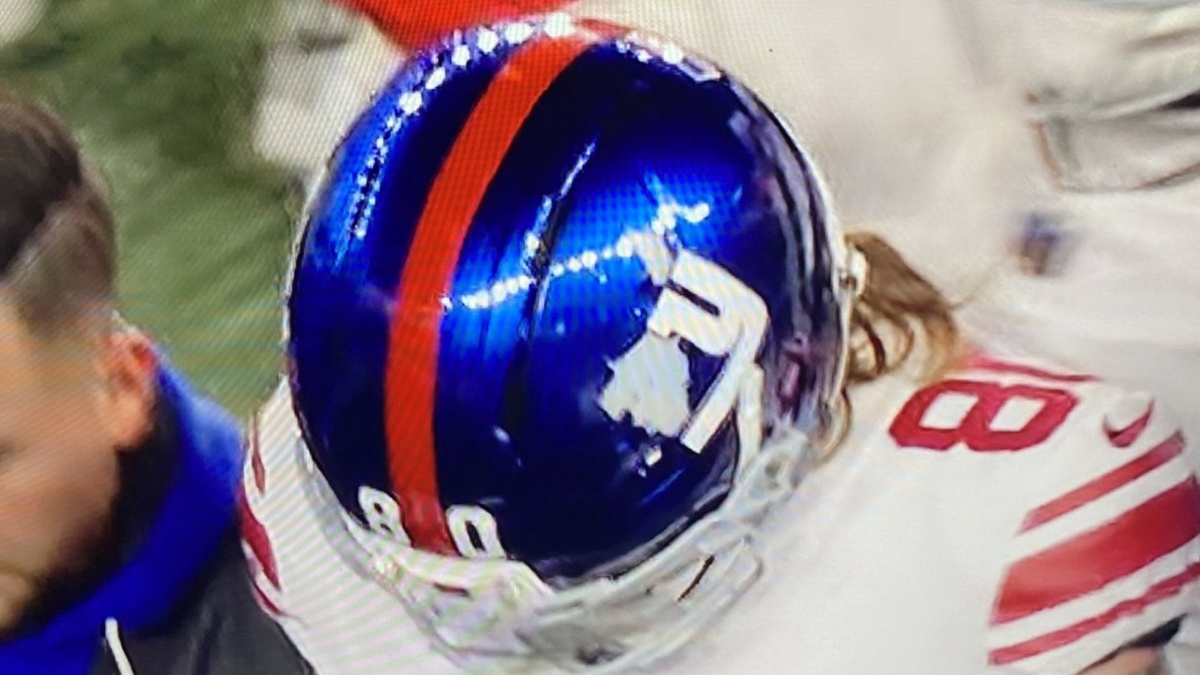 NFL: The Collision That Made Gunner Olszewski's Helmet Paint Fly and ...