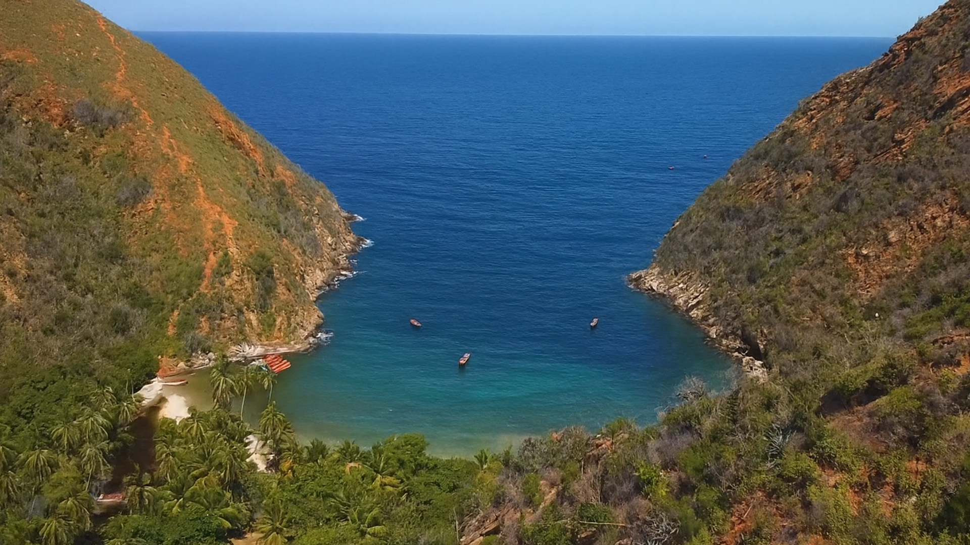 Τι Κρύβεται Πίσω από Αυτούς τους Λόφους;