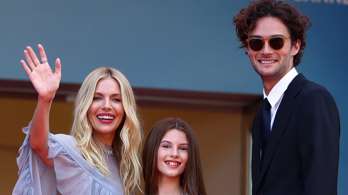 At 43, Actress Sienna Miller Reveals 3rd Pregnancy, Debuts Baby Bump at ...