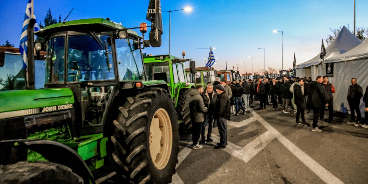 Αμετακίνητοι οι αγρότες: Κλείνουν κεντρικές αρτηρίες -Σε ποιες περιοχές ...