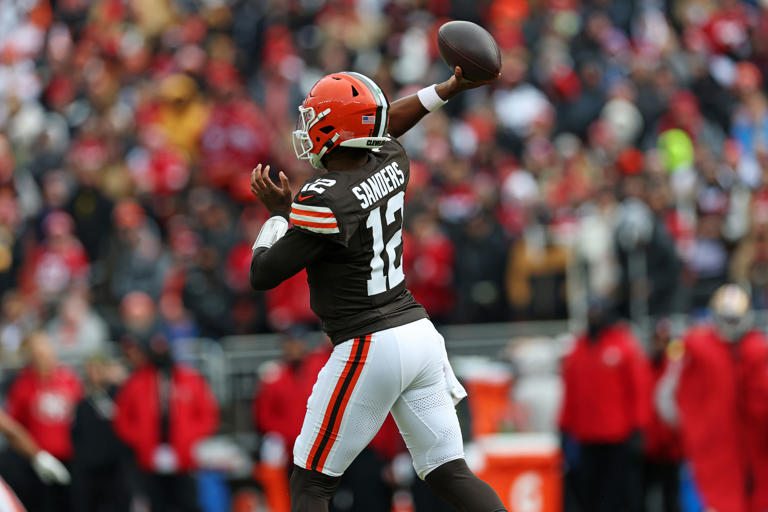Daily Dawg Chow 12/02: Browns, Shedeur open up as favorites over Titans