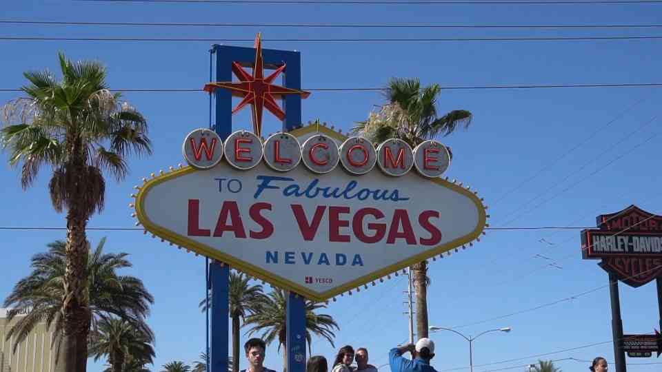 What happens when you explore Vegas without spending a dollar