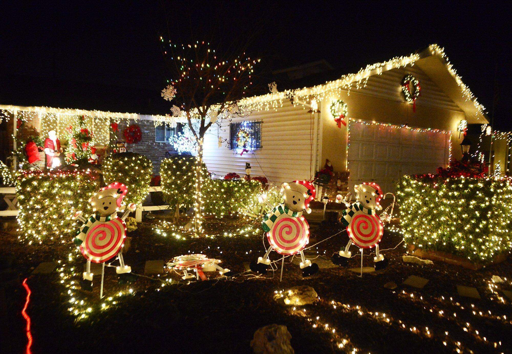 Searching for holiday lights in Stanislaus County? Check out these ...