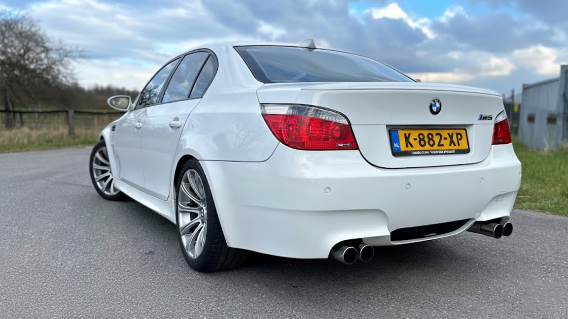 BMW M5 E60 V10 – Autobahn Review!