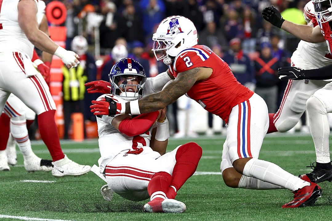 Giants-Patriots Sideline Brawl Erupts After Hit on Jaxson Dart During MNF