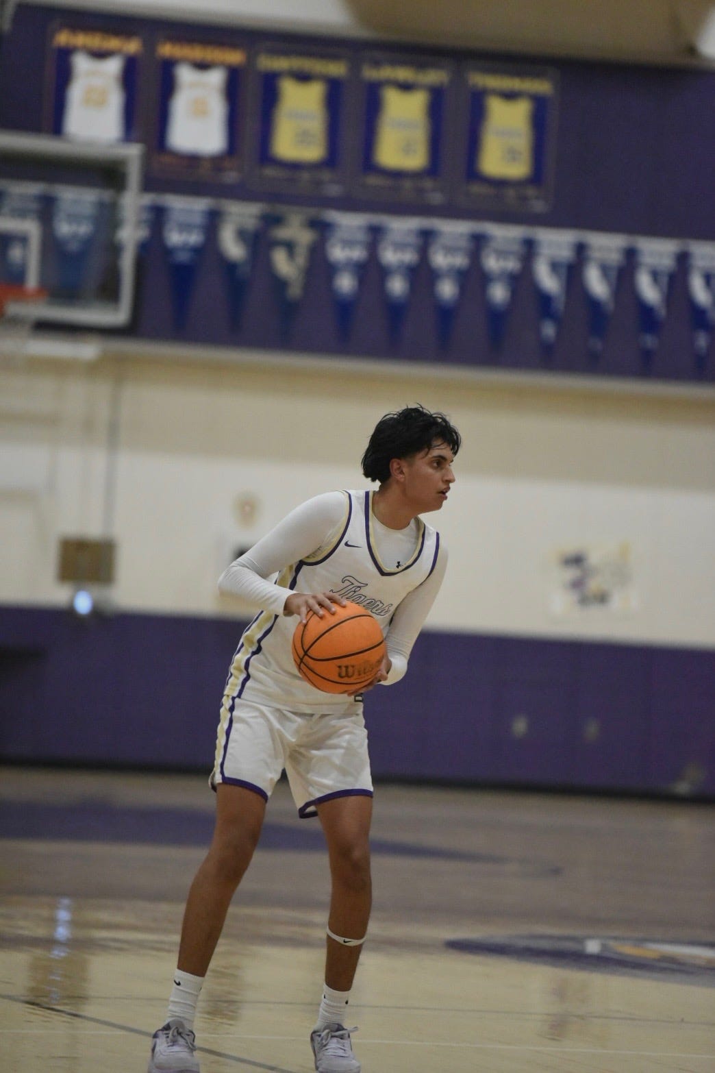 Voting open for the Martin Dentistry boys basketball AOTW for Jan. 5-10