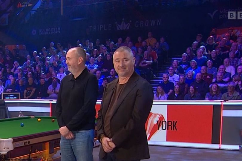Mark Williams leaves Stephen Hendry shaking head at cameras after live ...