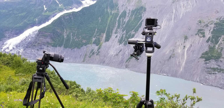 Searching for landslide clues in seismic signals from Alaska's Barry Arm