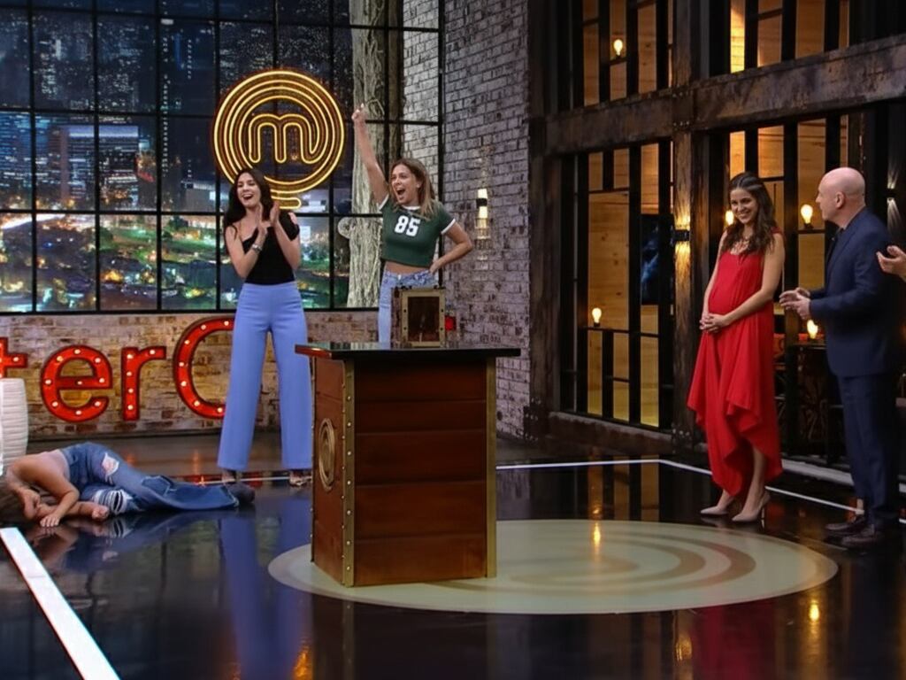 Josh Paredes consigue el primer “Pin del Chef” en MasterChef Celebrity ...