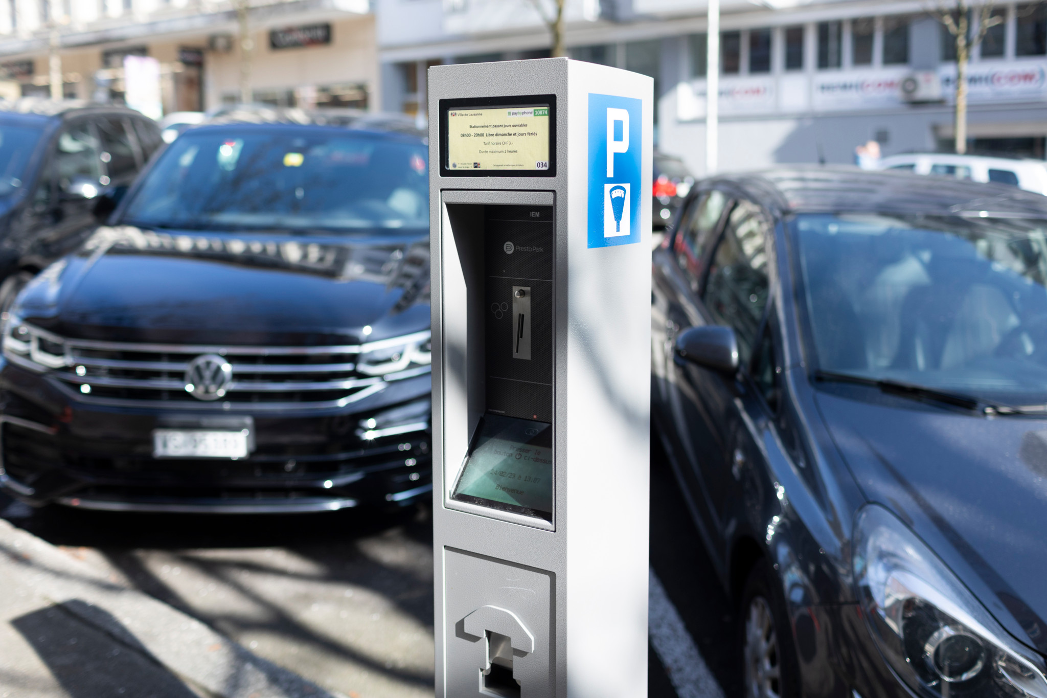 Prison ferme pour l’arnaqueur aux faux QR code sur les parcomètres