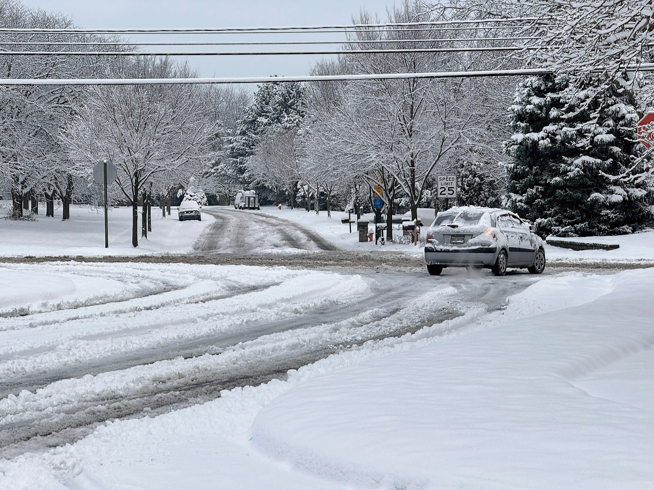 'Snow showers,' strong winds could impact New Year's Eve travel, NWS says