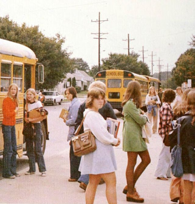 30 Glimpses of High School Life in the ’70s
