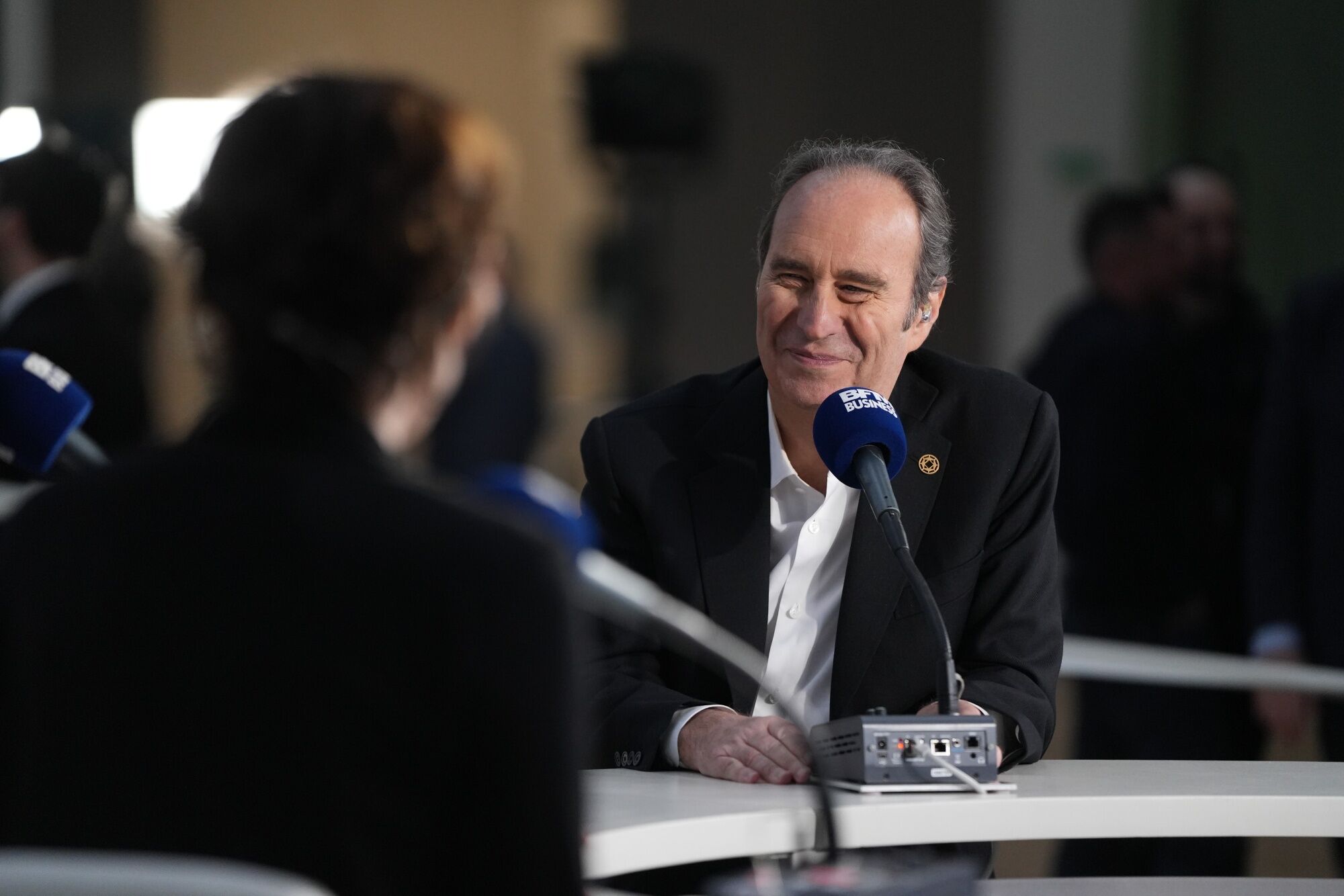 Eric Schmidt, Xavier Niel Back French AI Voice Startup Gradium