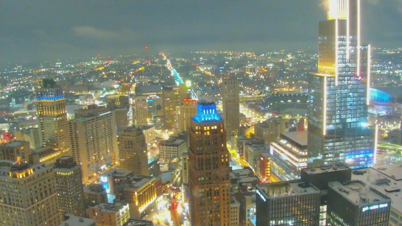 Metro Detroit weather: Lingering morning snow to start a cold day