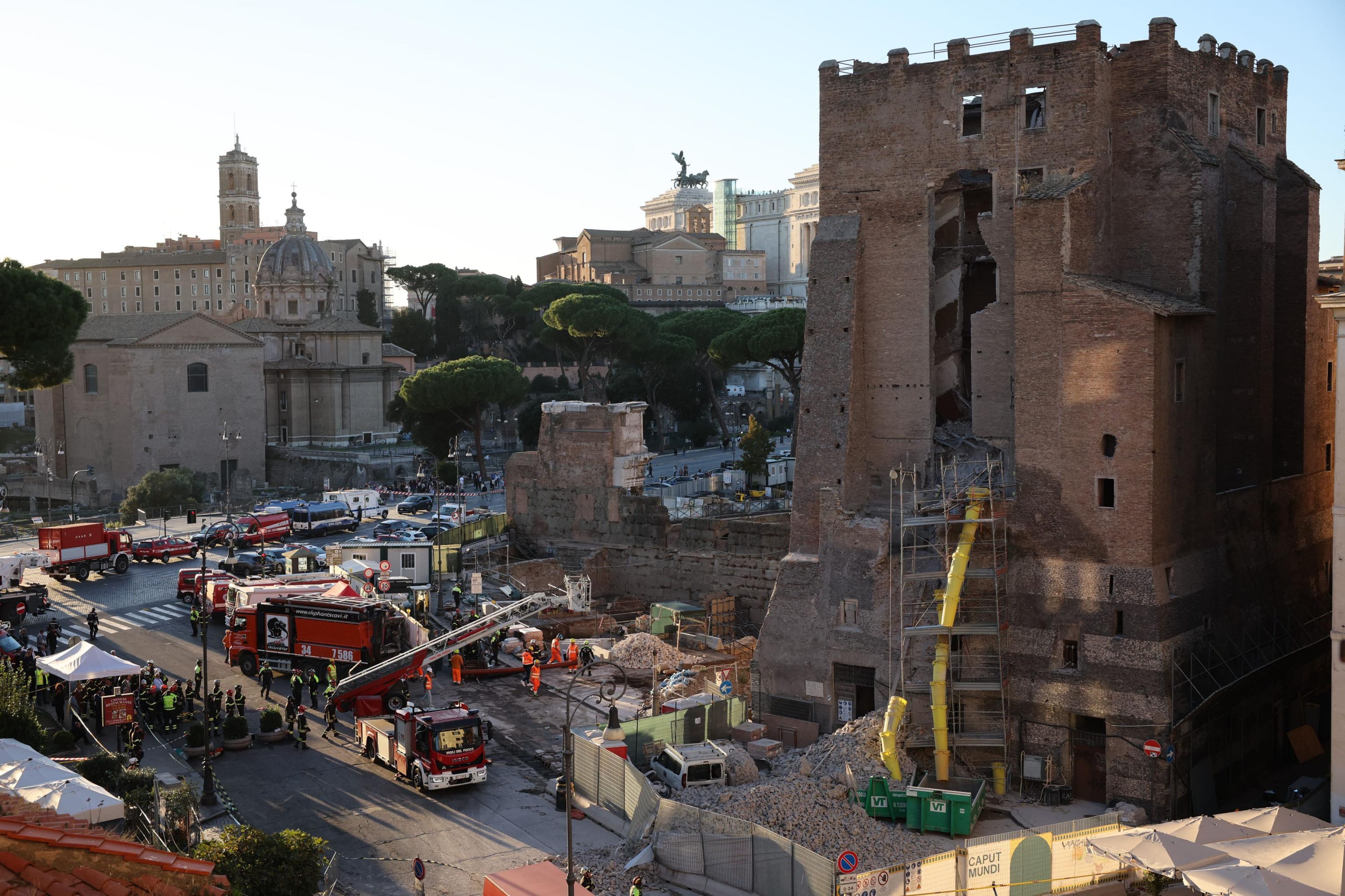 Four probed into deadly collapse of Rome tower
