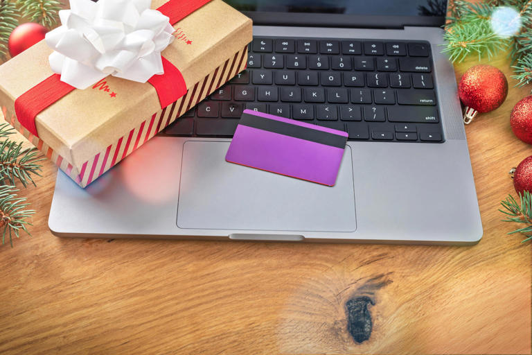 How to keep your credit card debt in check during the holidays ...