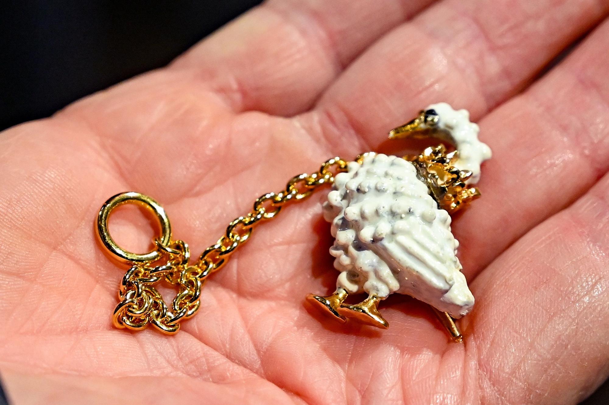 Who lost the Dunstable Swan Jewel?