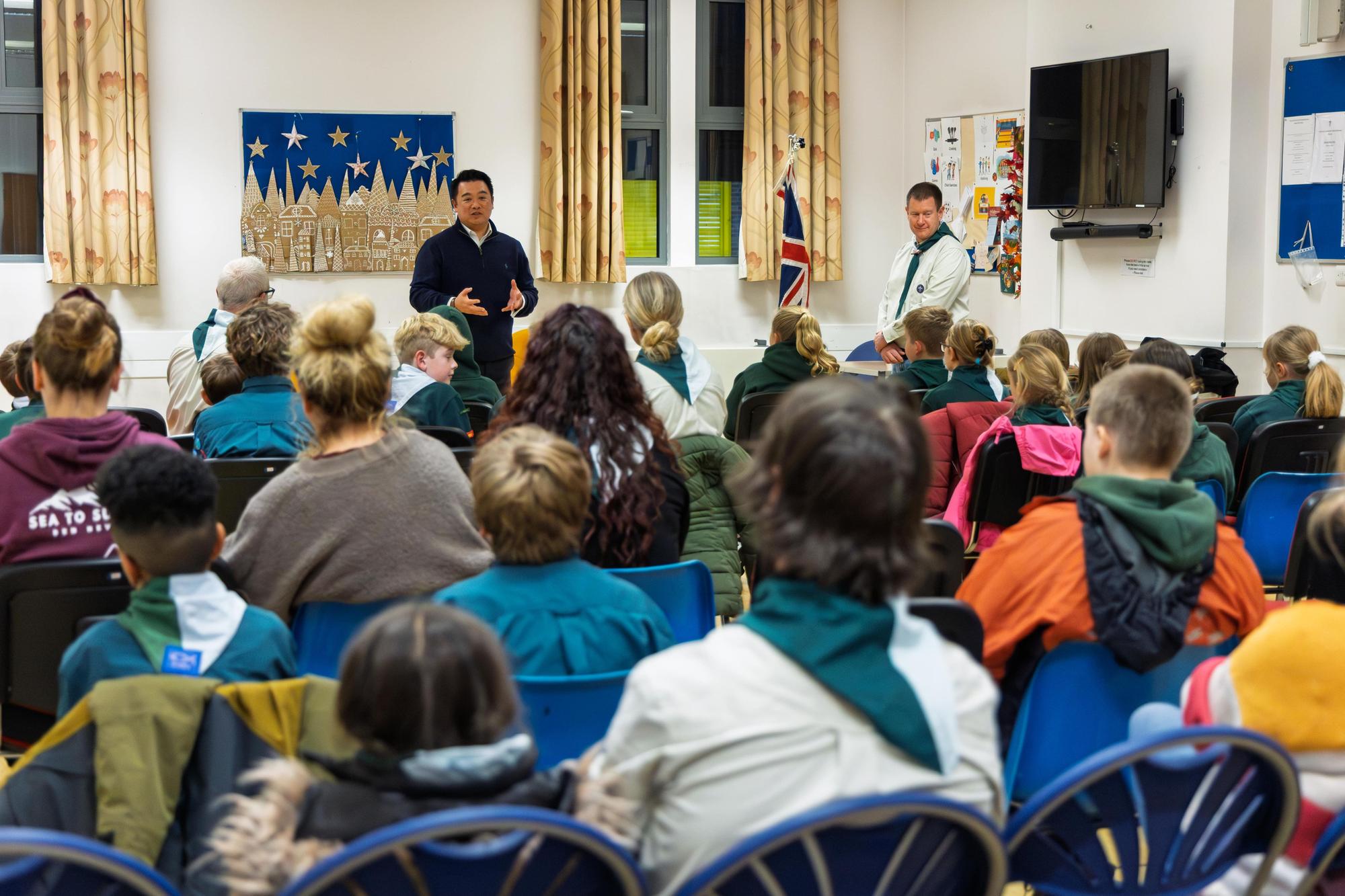 MP Alan Mak visits 1st Homewell Cub & Scout Group