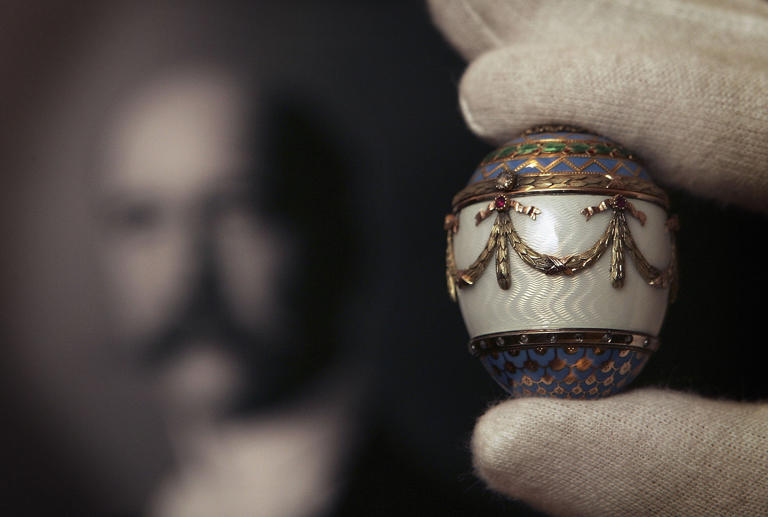 Najwspanialsze jajko Fabergé może pobić rekord na aukcji. Zimowe Jajo ...